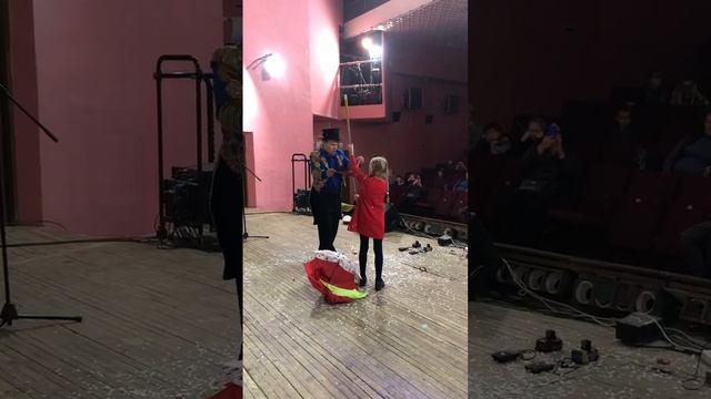 Фокусник на фокусничал?