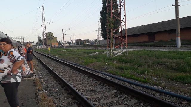 Поезд Адлер Череповец. Остановка Мичуринская.