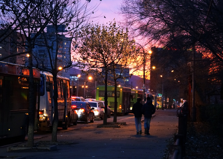 Опустился на город вечер.mp4