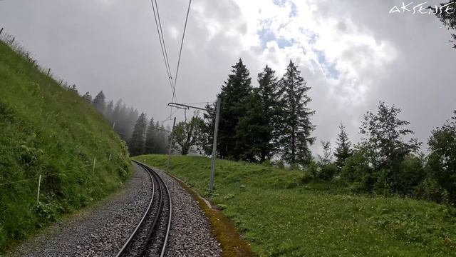 🚄 SmartTV 4K ➤ Сквозь облака, на поезде, вид из кабины машиниста, 4К_60fps_HDR