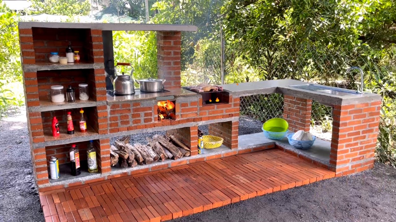 Как соорудить большую многофункциональную дровяную печь