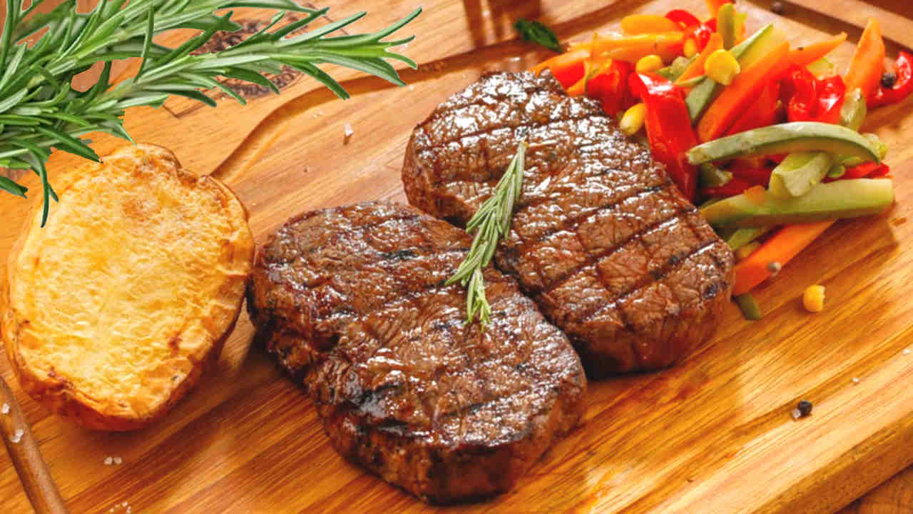 Готовим Стейк Рибай на Костре Сочный Стейк приготовленный на костре