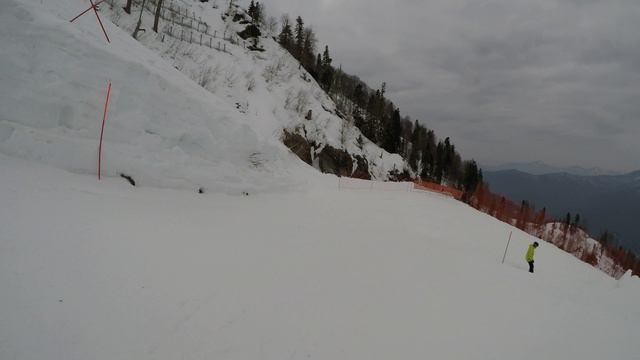 2024-03.05. Сочи. Красная поляна. Панорама (красная) - Реликтовый лес (синяя)