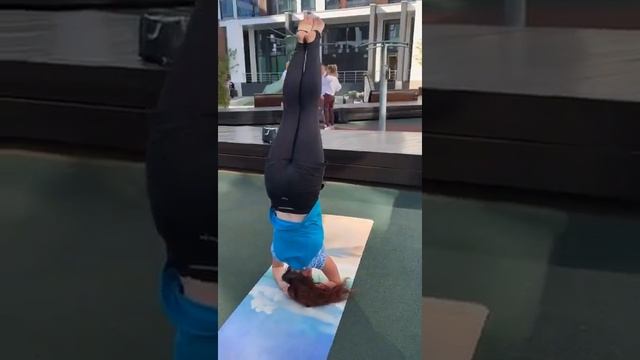 Ширшасана. Стойка на голове.