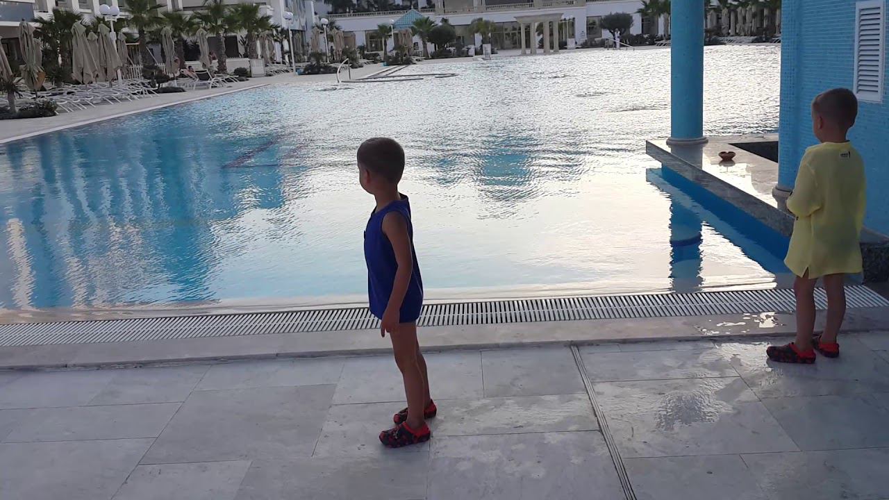 Территория отеля Concorde Green Park Palace