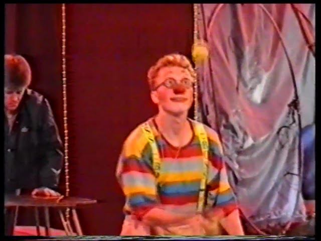 Клоун Рыжик. Жонглер.