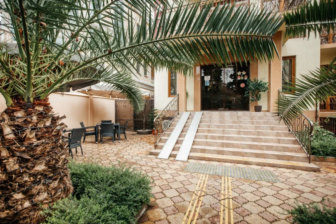 Отель Надежда Адлер - Sochi.run