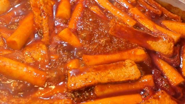 Уличная еда, которую любят корейцы (Tteokbokki, SUNDAE, Shrimp Tempura) - корейская уличная еда.