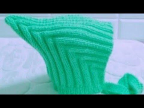 Вяжем популярную и модную шапочку эльф для малышей спицами