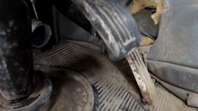 Уаз буханка - Устраняем проблему вечно замерзающей педали газа..mp4