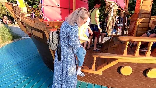 Under the Same Sun.Под одним солнцем...