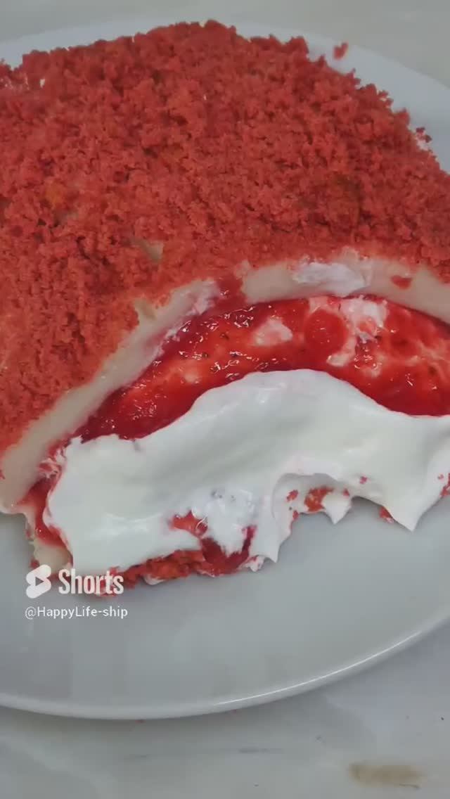 Рулетики из сливочного пудинга с клубникой?