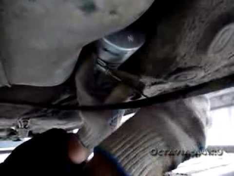 Замена топливного фильтра Шкода Октавия Тур