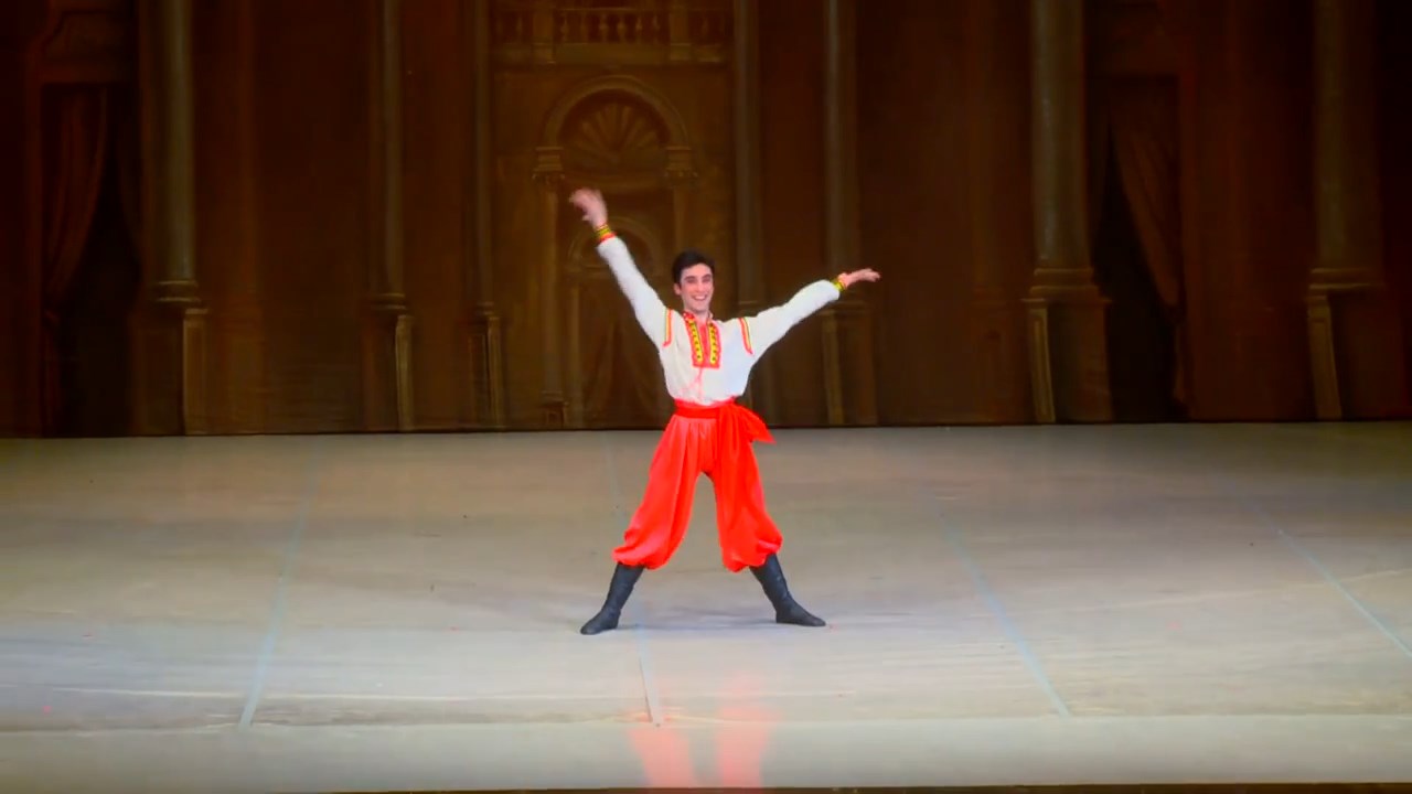 Гопак. Фрагмент из Отчетного концерта МХУ при МГАТТ Гжель