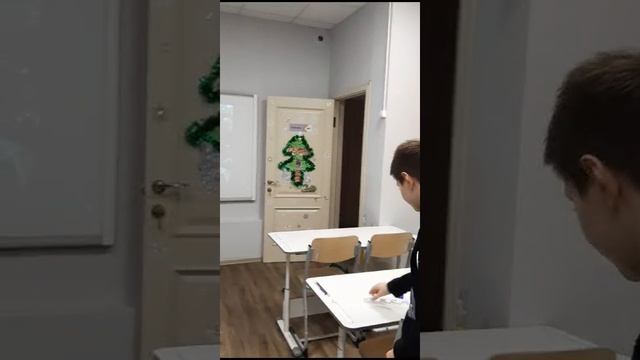 Лунёв Ваня 6 класс участник конкурса коротких видеороликов "Наш лицей, С Новым Годом!".