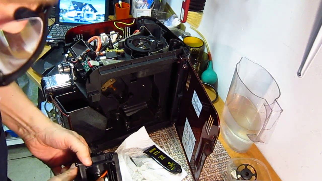 Кофемашина Saeco не льет кофе и не работает дисплей? Смотрим что делать! | Ремонт кофемашин в СПб