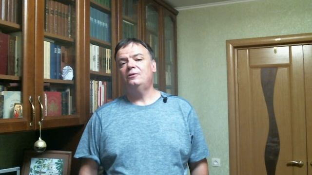 Мне Тифлис горбатый снится…