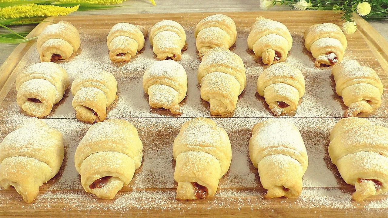 Рецепт вкусных рогаликов к чаю (всего 15 минут)