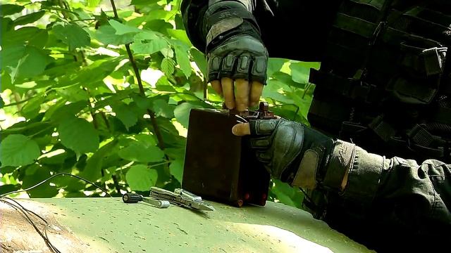 Пиротехника "Большого Праздника" в мини-сериале "Девушка и террористы". Серия 3: "Блиндаж" .mp4