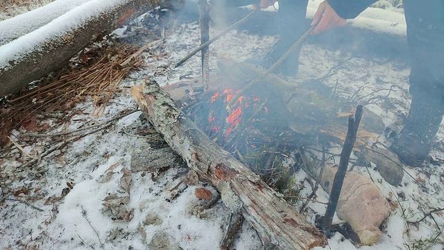 На коньках по реке. Посиделки у костра
