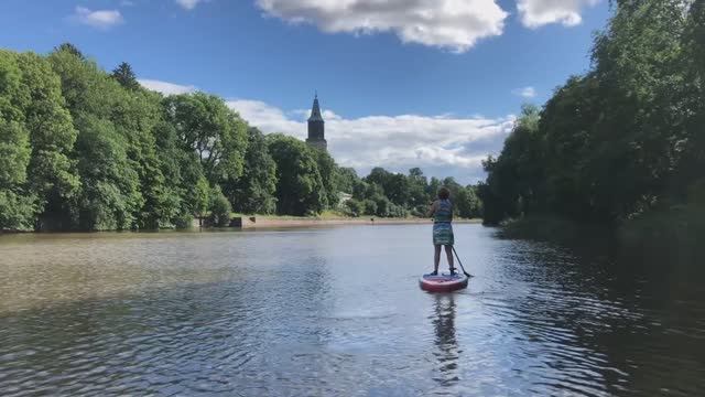 Турку. Катание на SUP-доске по реке Аура.