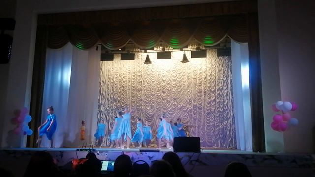 танец "Свет в тебе" от ансамбля Калейдоскоп