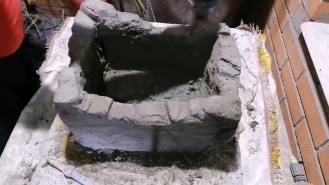 Цветочный горшок из пластикового ящика и цемента своими руками.Maceta de plástico y cemento