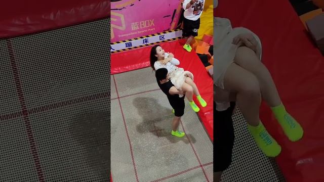 ПРЫЖКИ НА БАТУТЕ | Trampoline Jumping  | Смешные видео | Funny Videos #2 #poseitv #shorts #шортс