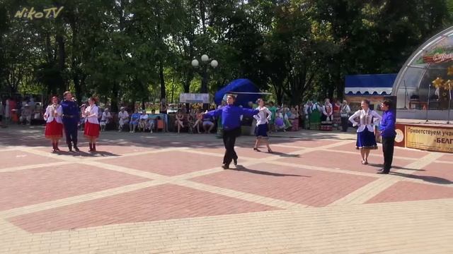 Вдоль по улице широкой