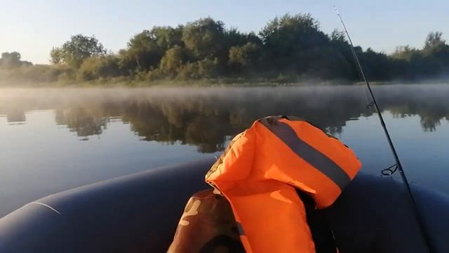 Быстрый день рыболова!Жара +33!!!Пару паклёвак,1 окунёк!!!.mp4