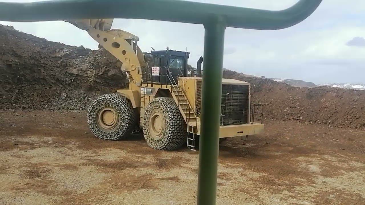 CATERPILLAR 993 K Погрузка в карьере