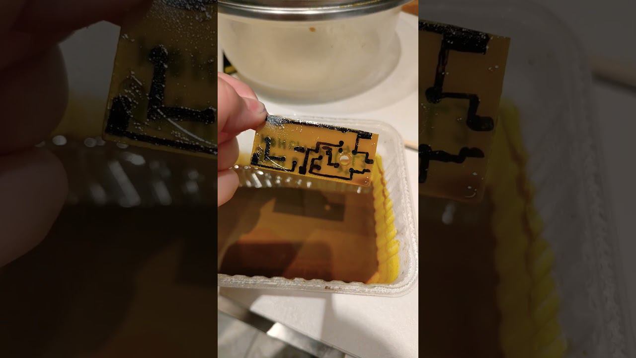 травлю плату для нового проекта! #радиолюбитель #электроника #мультиметр #осциллограф