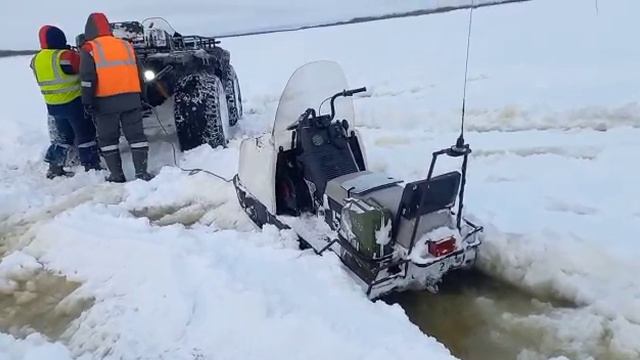 Жёсткие покатушки на квадриках и буранах!