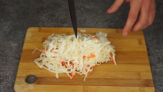 Салат из квашеной капусты.mp4
