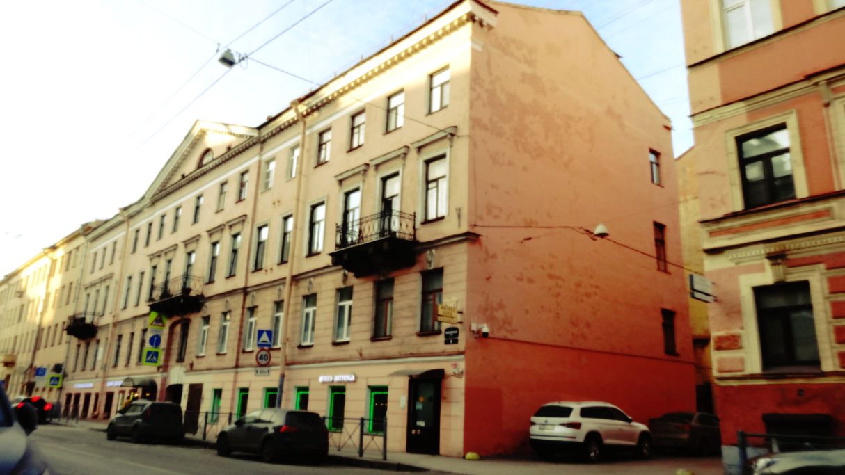 Николай Гоголь в Петербурге. В 1829 году жил в доме на ул. Казанская, 39. Дом И. А. Иохима.