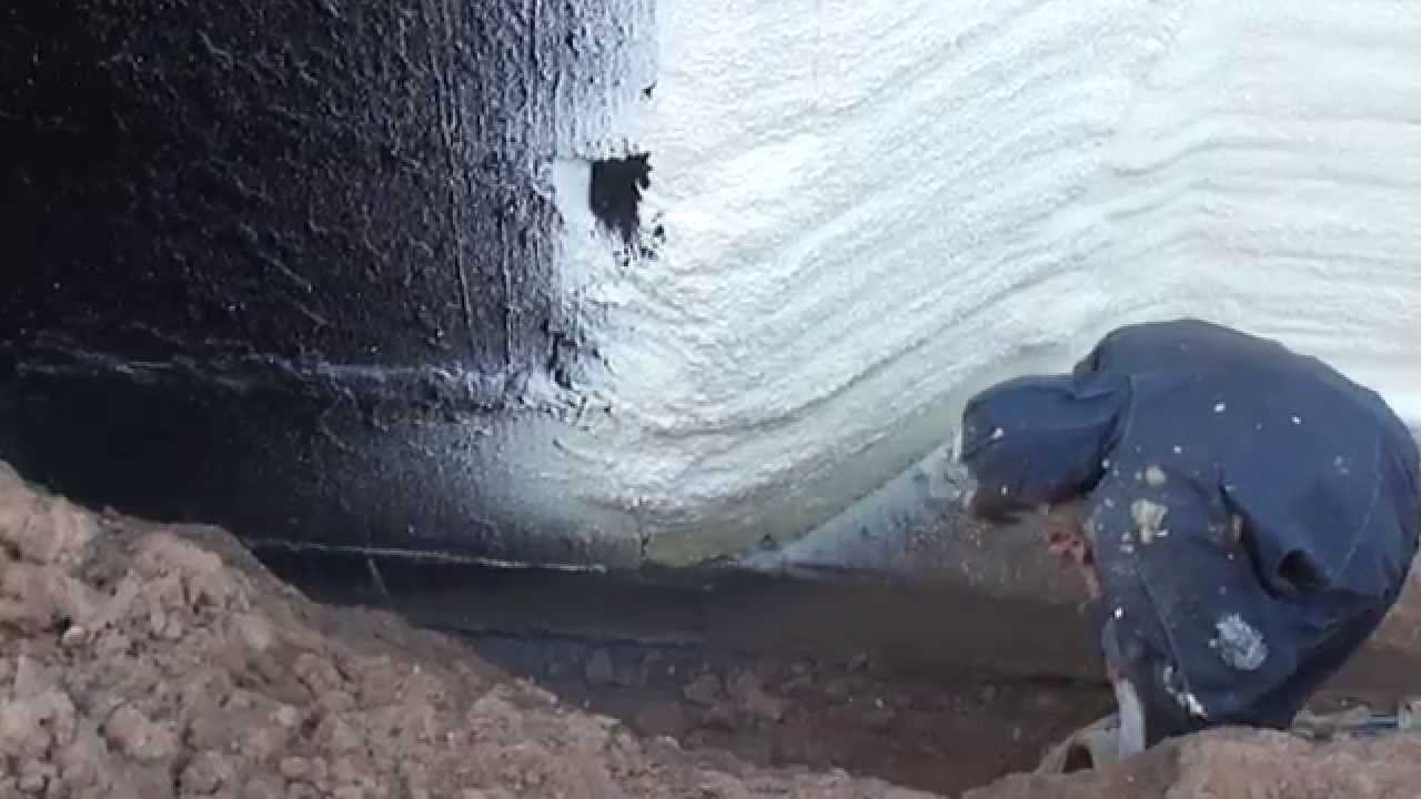 Утепление фундамента напылением пенополиуретана (ППУ)