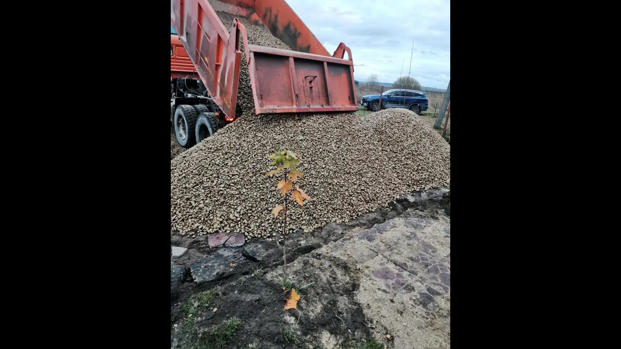 Парковка на даче для Chery Tiggo 8 PRO не своими руками. Не дешево.