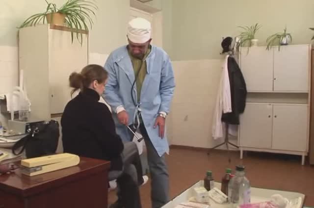 Зачем вы сделали доктору больно?