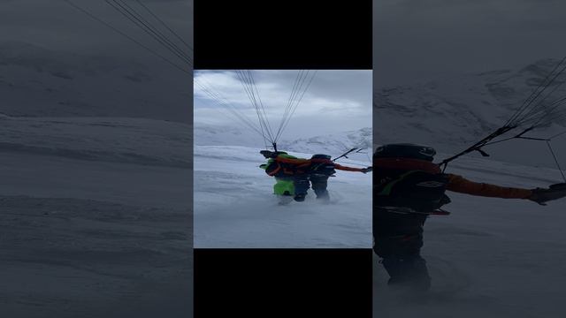 Полет на параплане в горах Домбая