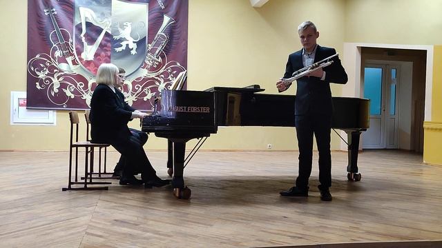 27. Ладынин Вадим Степанович А. Арутюнян Концерт