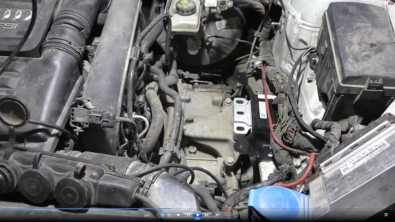 Замена подушки крепления коробки передач на AUDI A3 1,4  АУДИ А3 2015