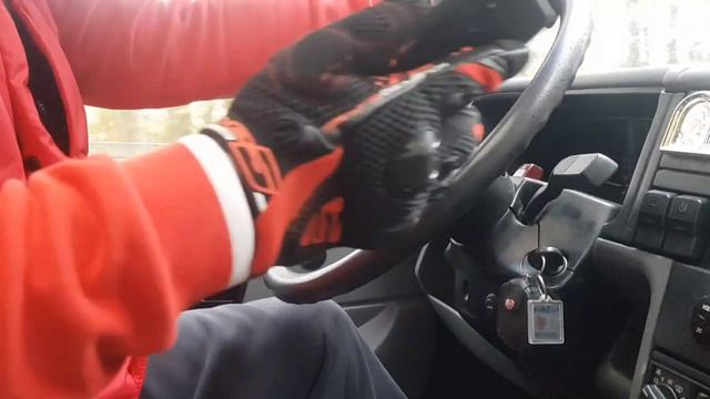 Долгая дорога на Хэллоуин! Страшная история! Игра в кальмара)