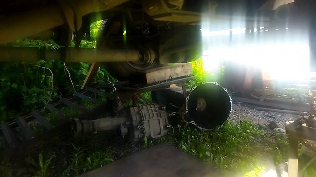 Эстакада на косогоре, дёшево, удобно, компактно.