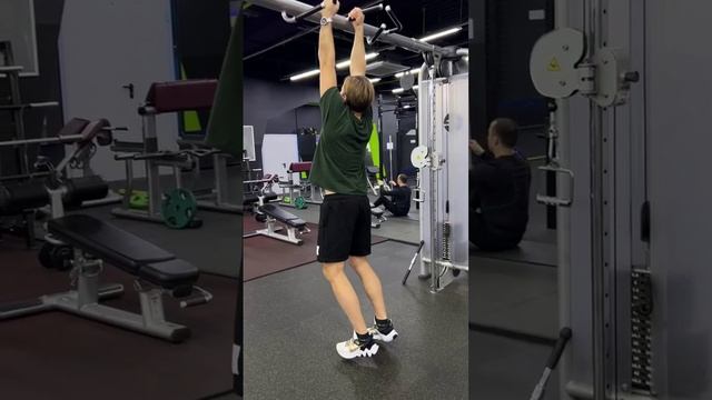 Подтягивание нейтральным хватом