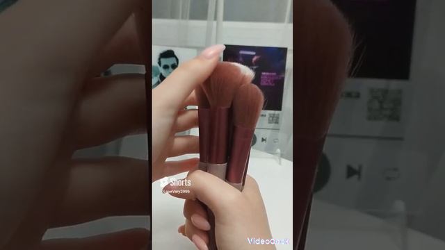 Ваза кисти вперëд