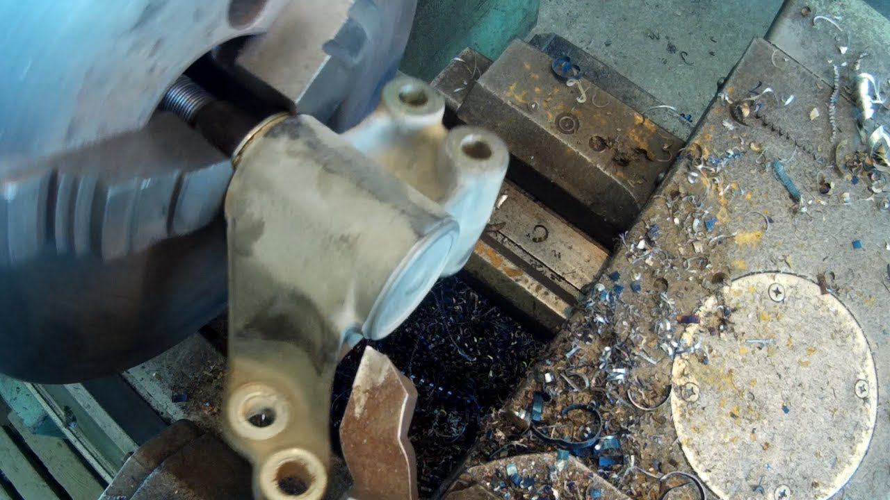 ремонт маятникового рычага автомобиля Nissan Atlas