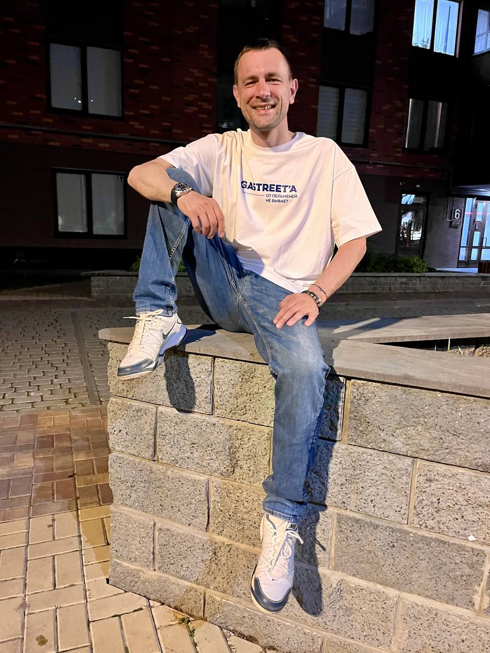 Мы добрались до Сочи. По плану — завтрак с вином, и следующая остановка — фестиваль #gastreet