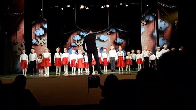 "Воробьиный хоровод" Хор "Крутые парни и девчонки" (1 апреля 2022)