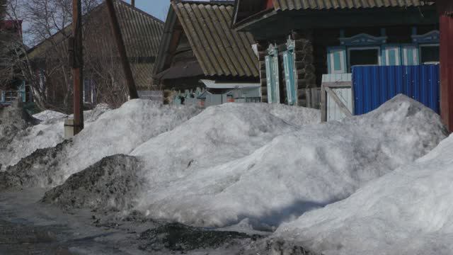 Пока не утонули