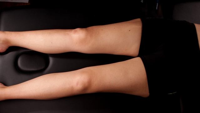 Массаж ног. Четырехглавая мышца. Перкуссионный аппарат AchedAway Classic.